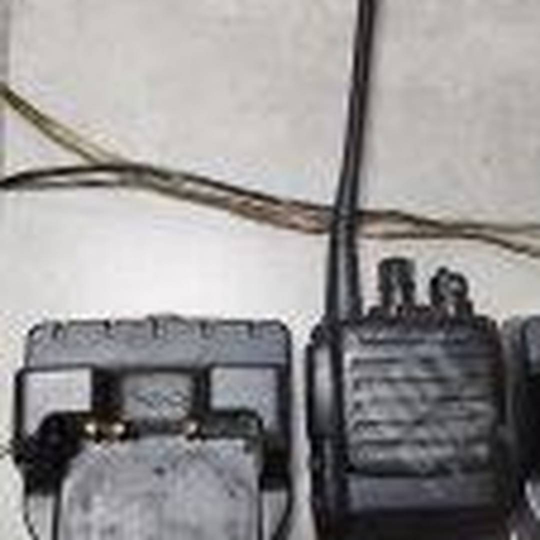 Засоби зв'язку - Рації — Портативна рація Vertex Standard VX-417 ...