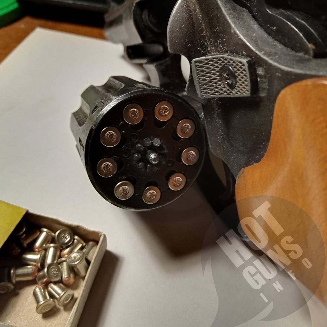 Вогнепальна зброя - Пістолети та револьвери — Прстолет-реольвер Safari ...